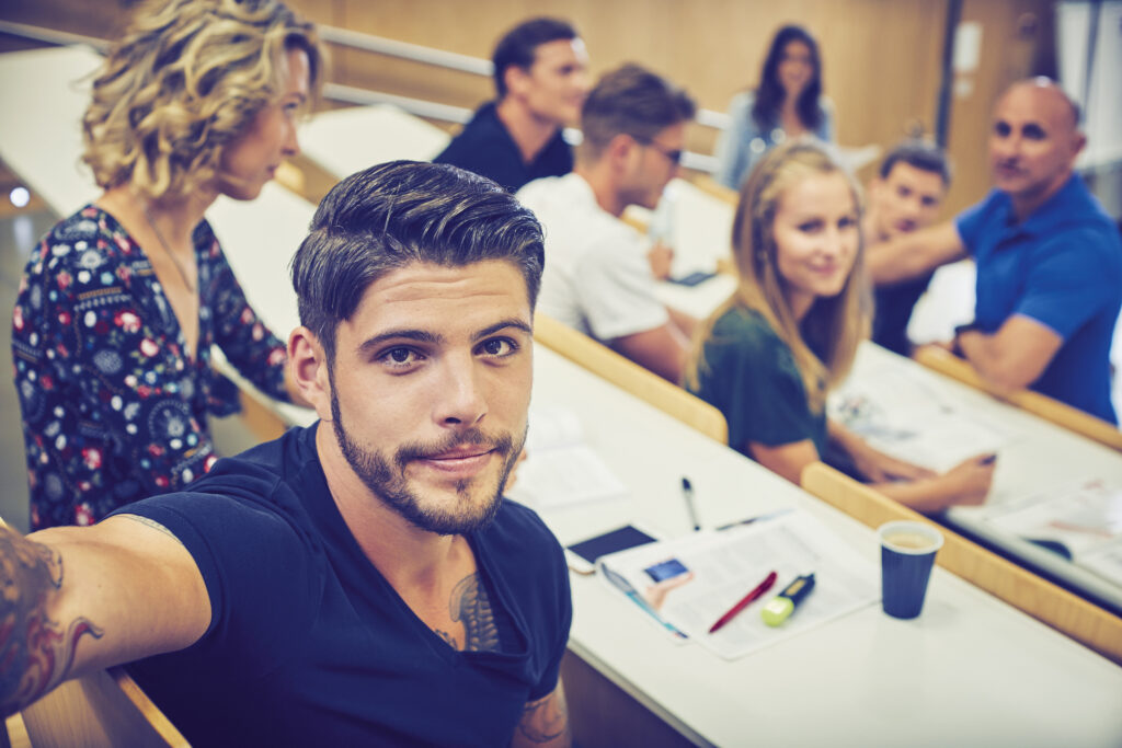 Services for schools - FHWien der WKW